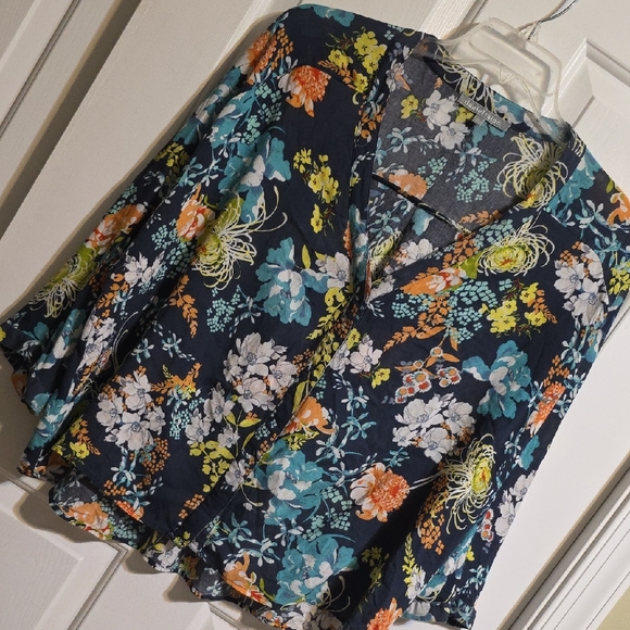 Daniel Rainn | Tops | Daniel Rainn Multicolor Floral Top | Poshmark